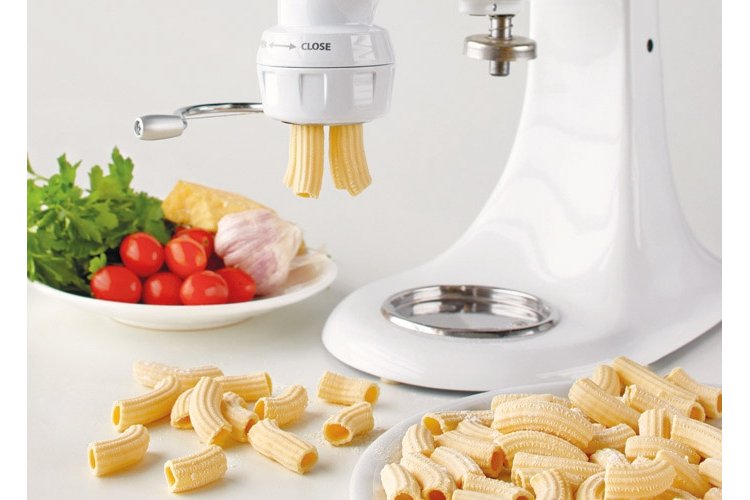 Rigatoni with olive, caper and tomato sauce | KitchenAid New Zealand