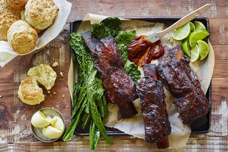 Kentucky-Style Short Ribs with Roasted Garlic Barbecue Sauce and Chees ...